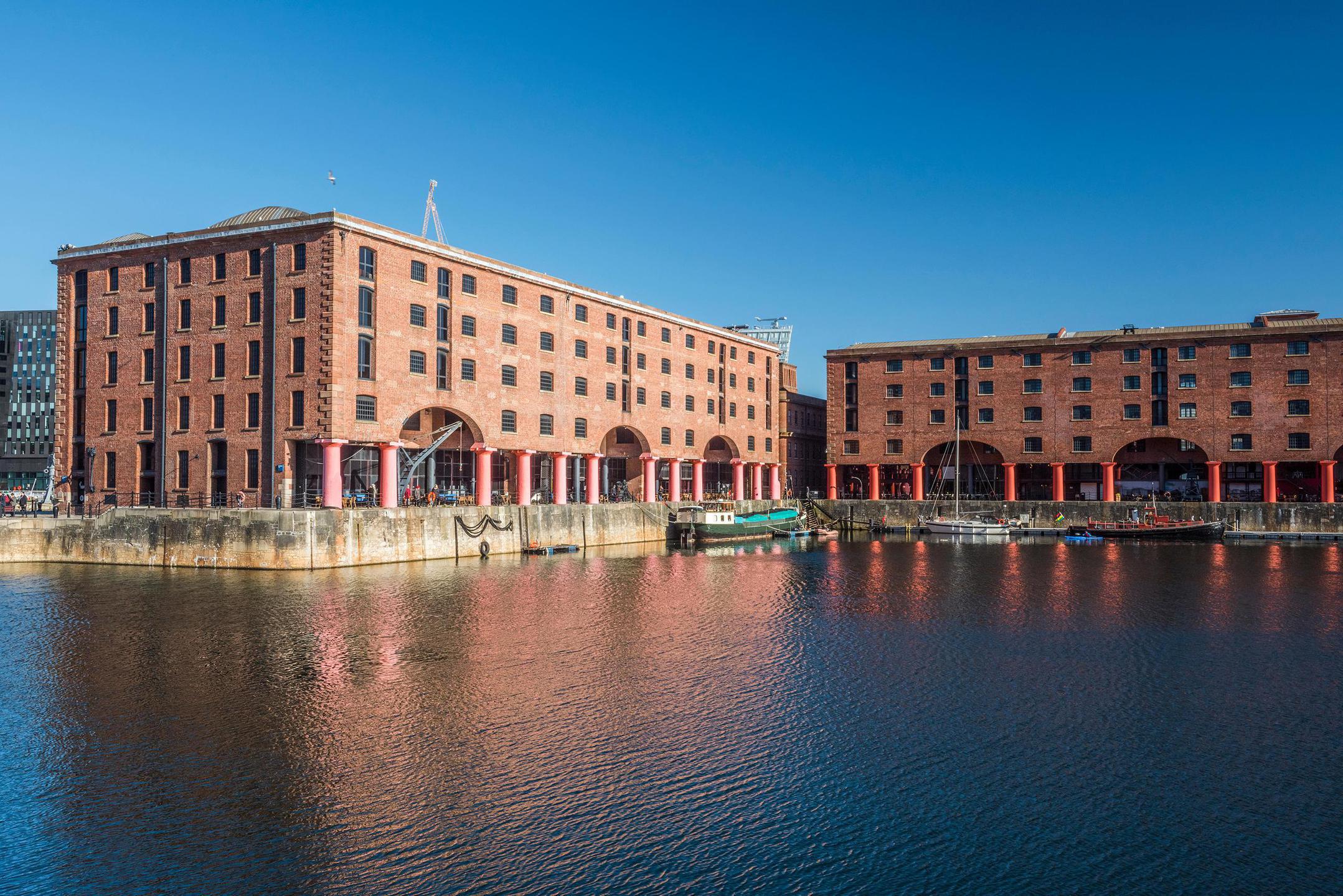 Studio: UNES-GO | Matthew Lloyd Roberts | The Critic Magazine