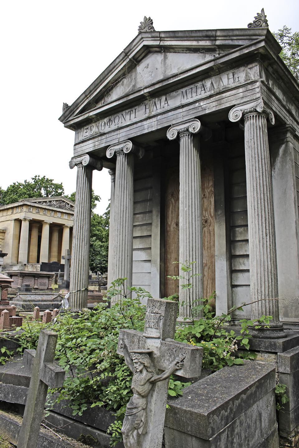 Studio: Victorian graveyards in London | Matthew Lloyd Roberts | The ...
